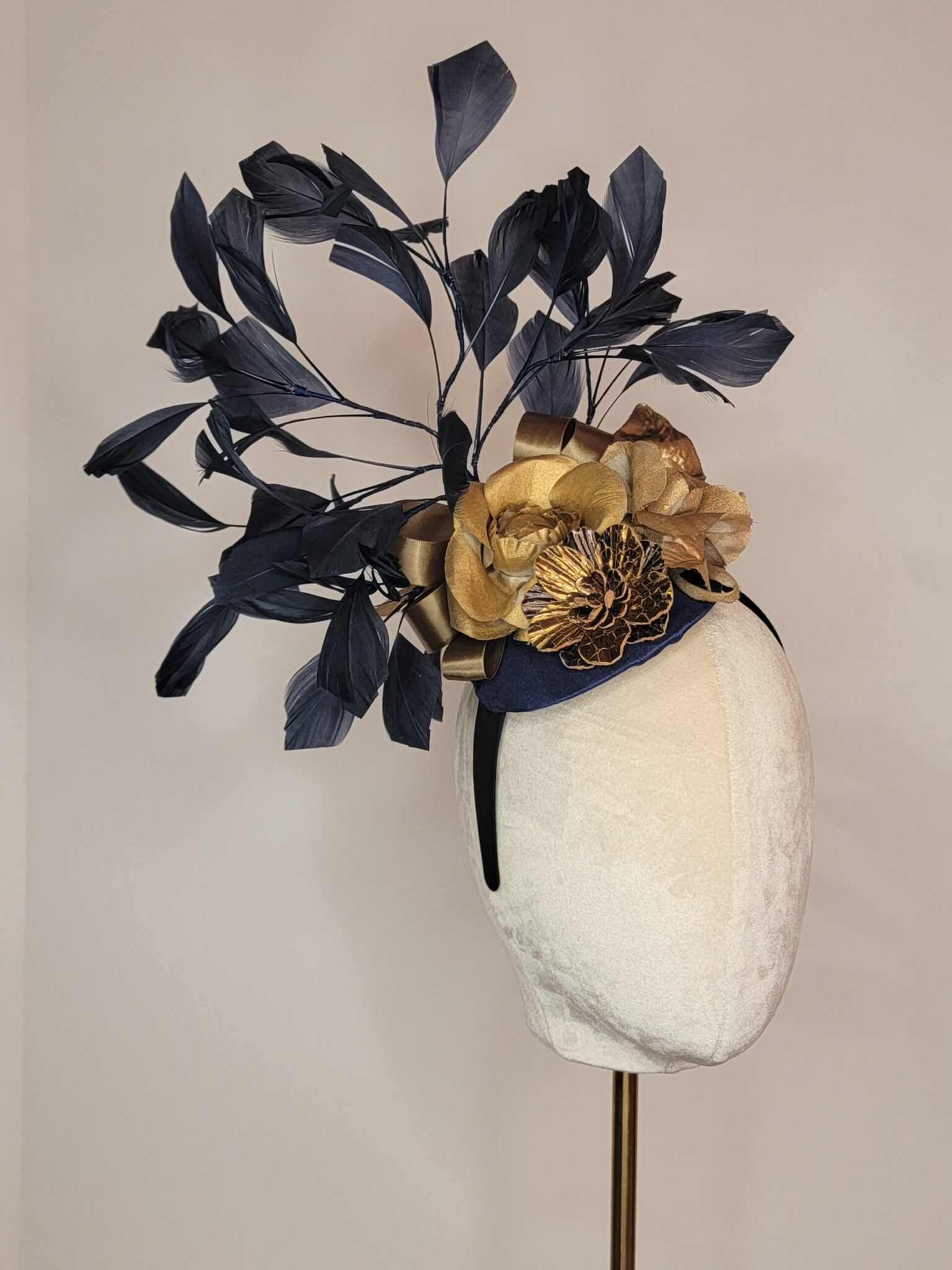 The Fascinating History of the Fascinator Hat - Polly Singer